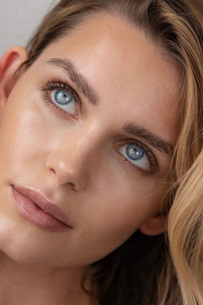 Why Everyone Needs a Brightening Highlight | Kelly Snider