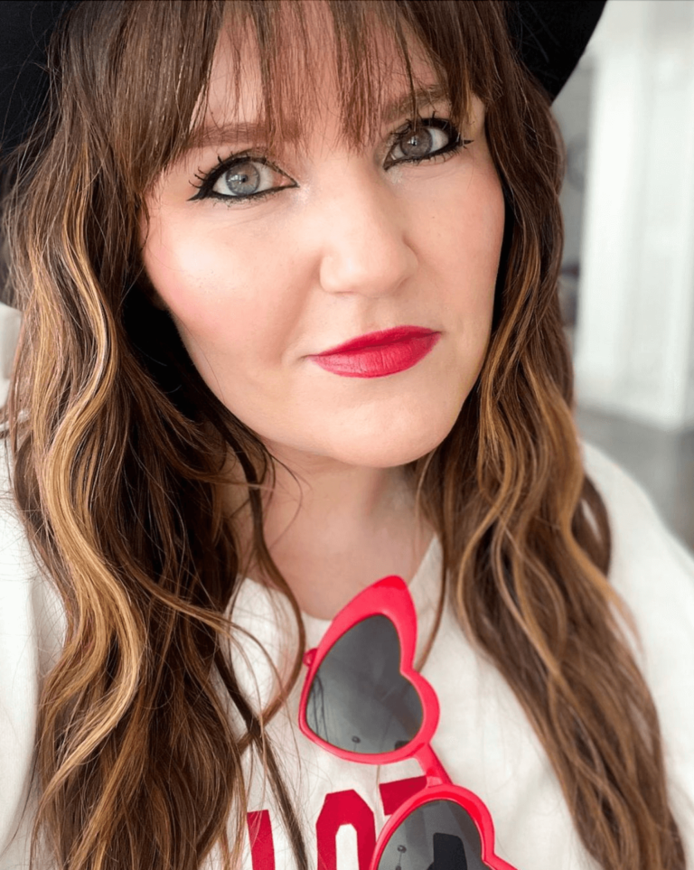 3 Easy Winter Makeup Looks Makeup Artists Love | Kelly Snider