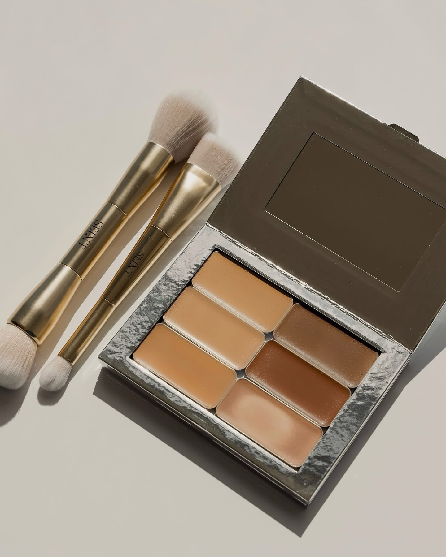 Seint Beauty Makeup in Now Available in the UK! | Kelly Snider